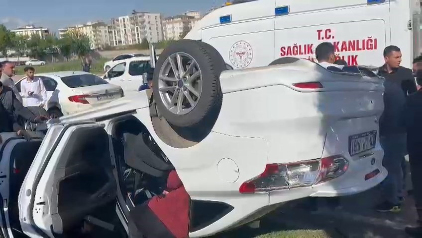 Otomobil takla attı: 2 yaralı - Batman Medya Gazetesi